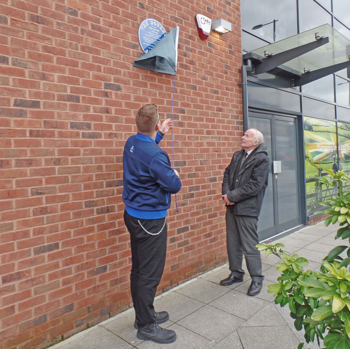 Plaque 33 – Red Lion Inn, Coulsdon – The Bourne Society